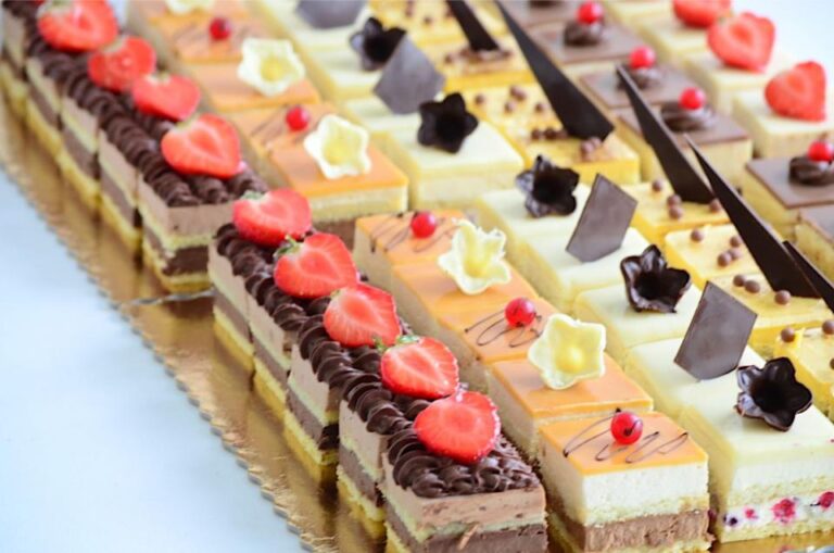 Mini Prajituri - Tort Design